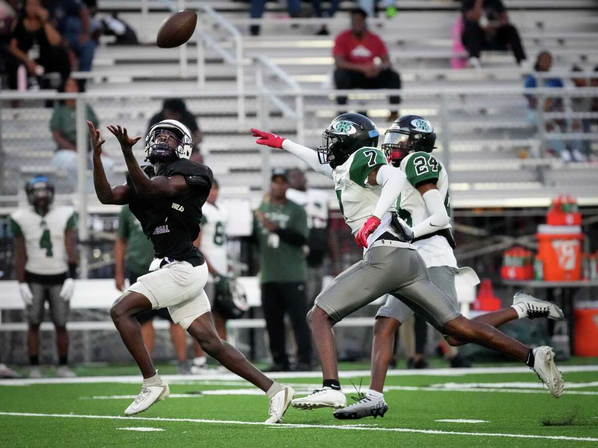 Humble holds first scrimmage at renovated Charles Street Stadium