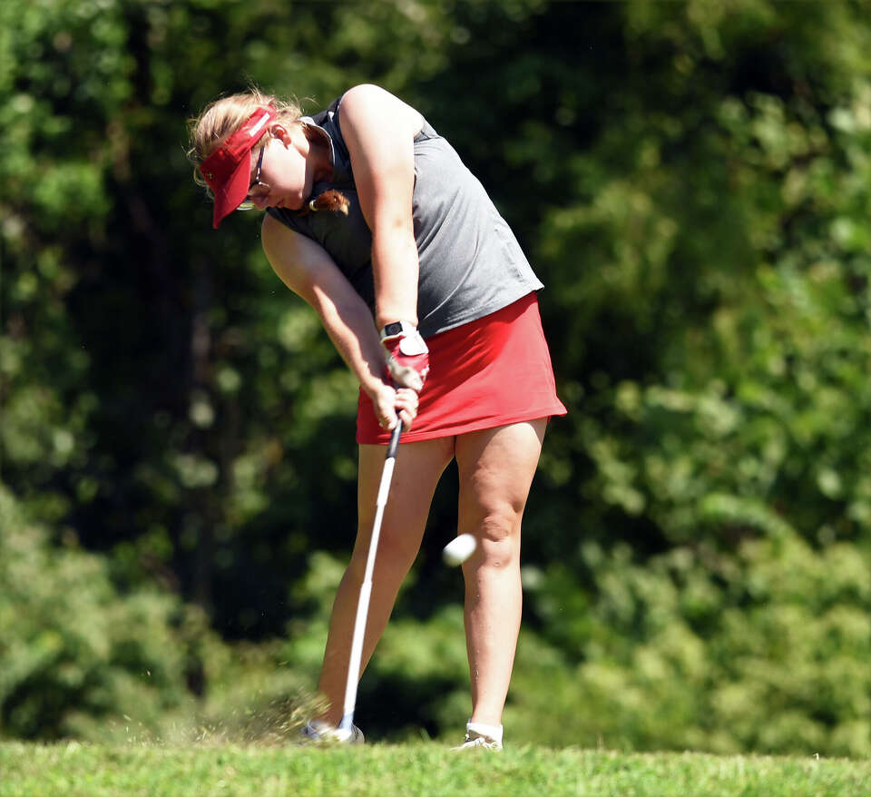 Edwardsville sisters Nicole and Rachel Johnson shoot 58
