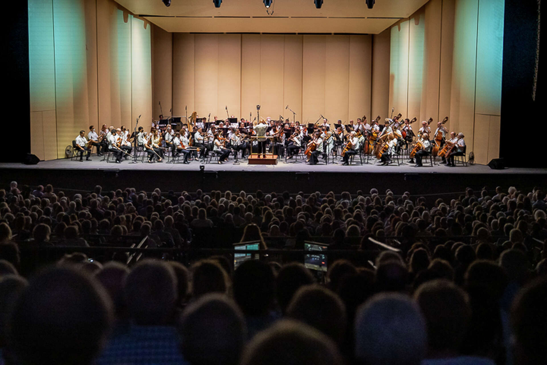 Mini review: Backup conductor guides Philadelphia Orchestra at SPAC
