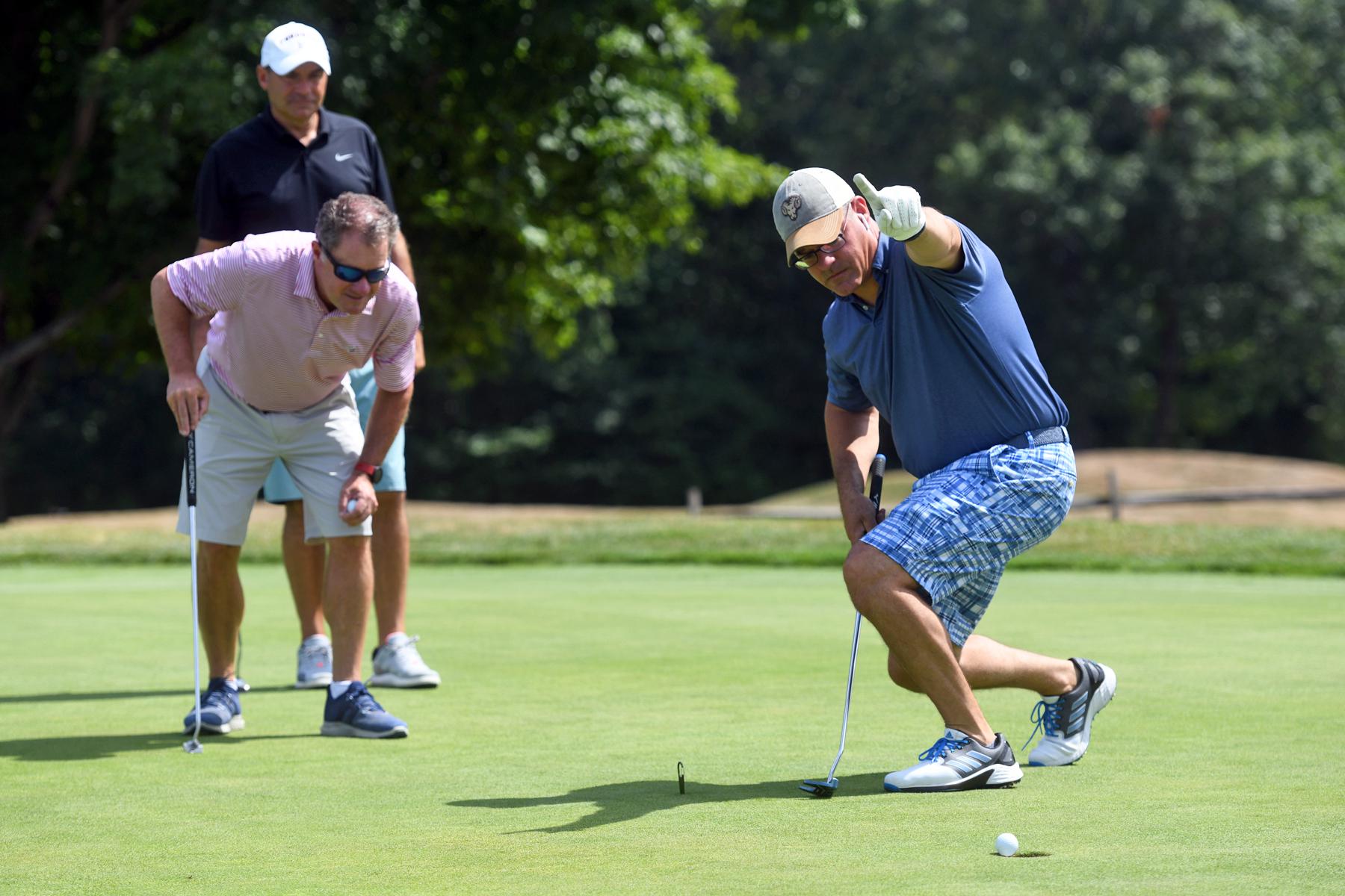 Trumbull hosts 10th annual First Selectman’s golf classic