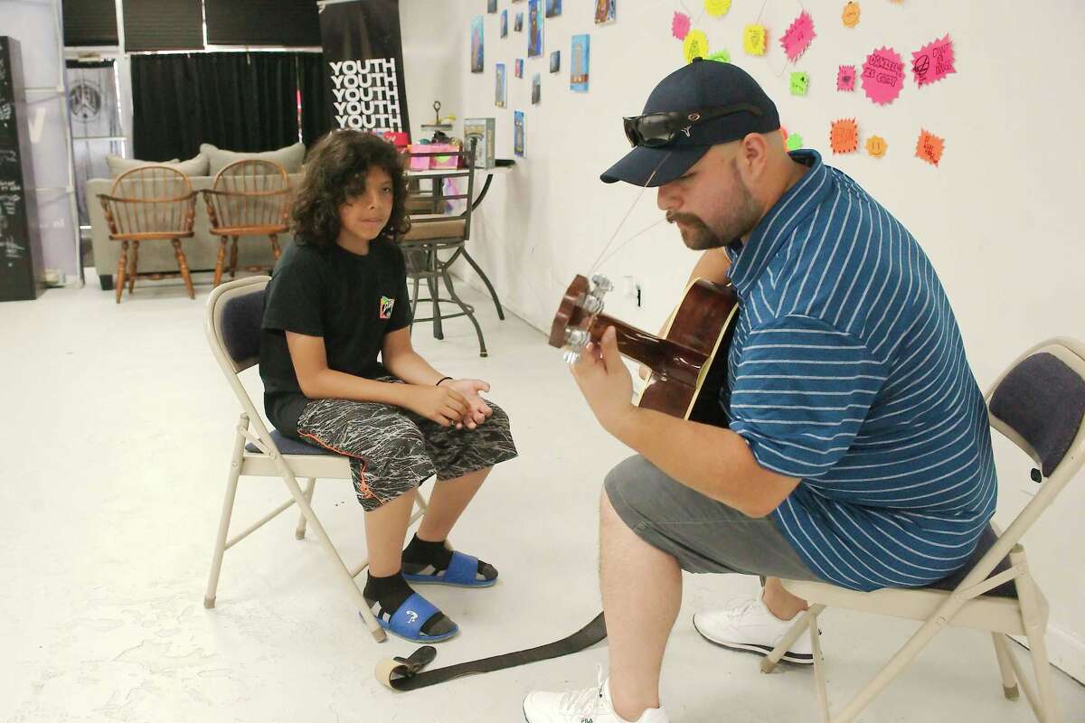 Youths find creative groove at Pasadena community center