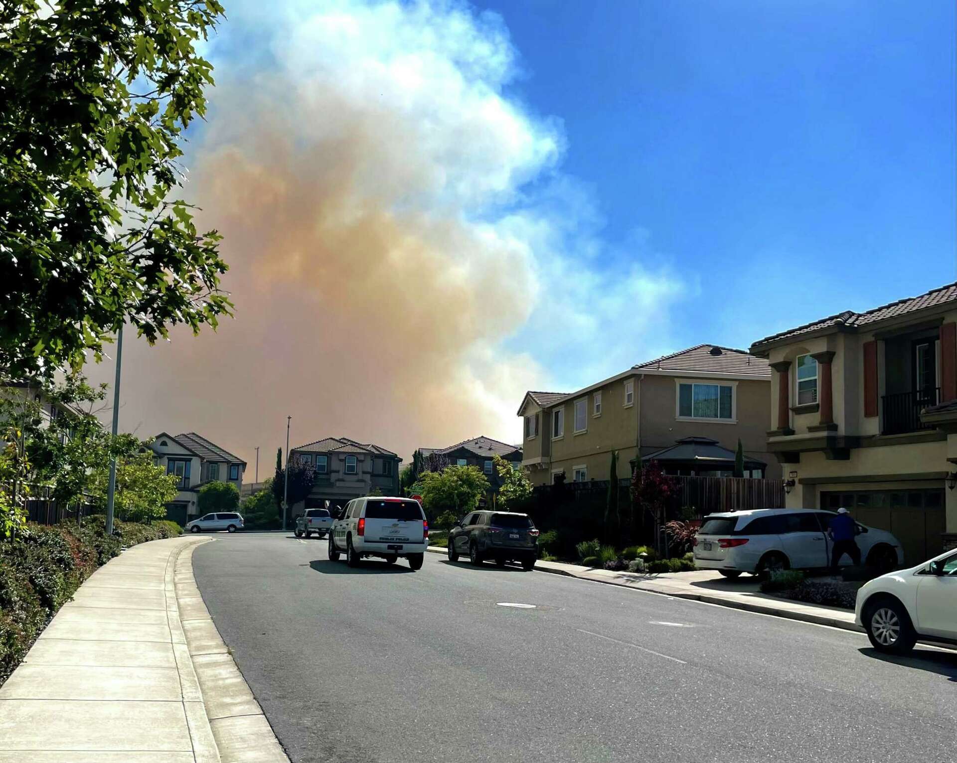 Dublin fire near I-580 threatening structures; evacuations likely
