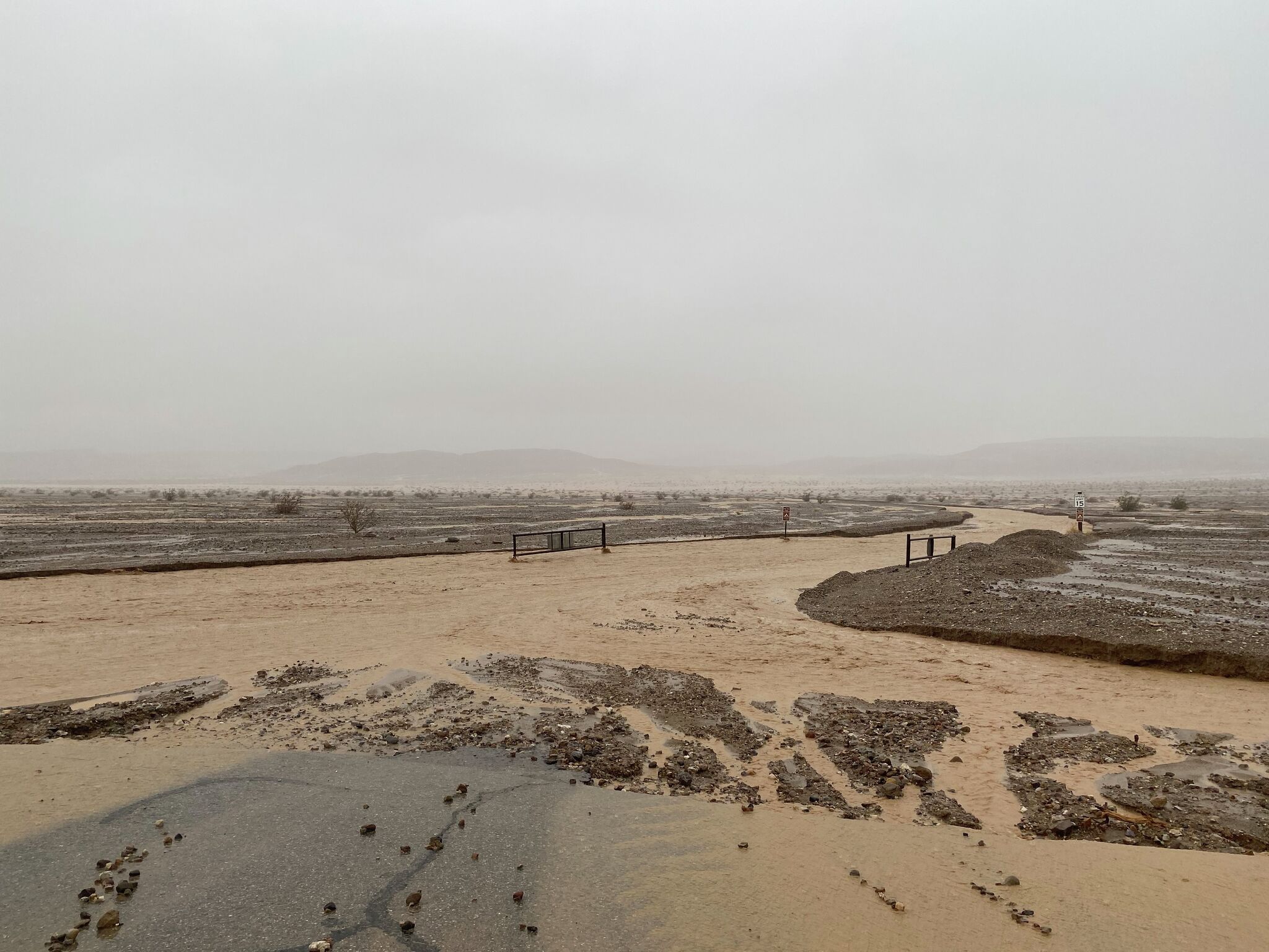 Video shows stranded Death Valley travelers after flood