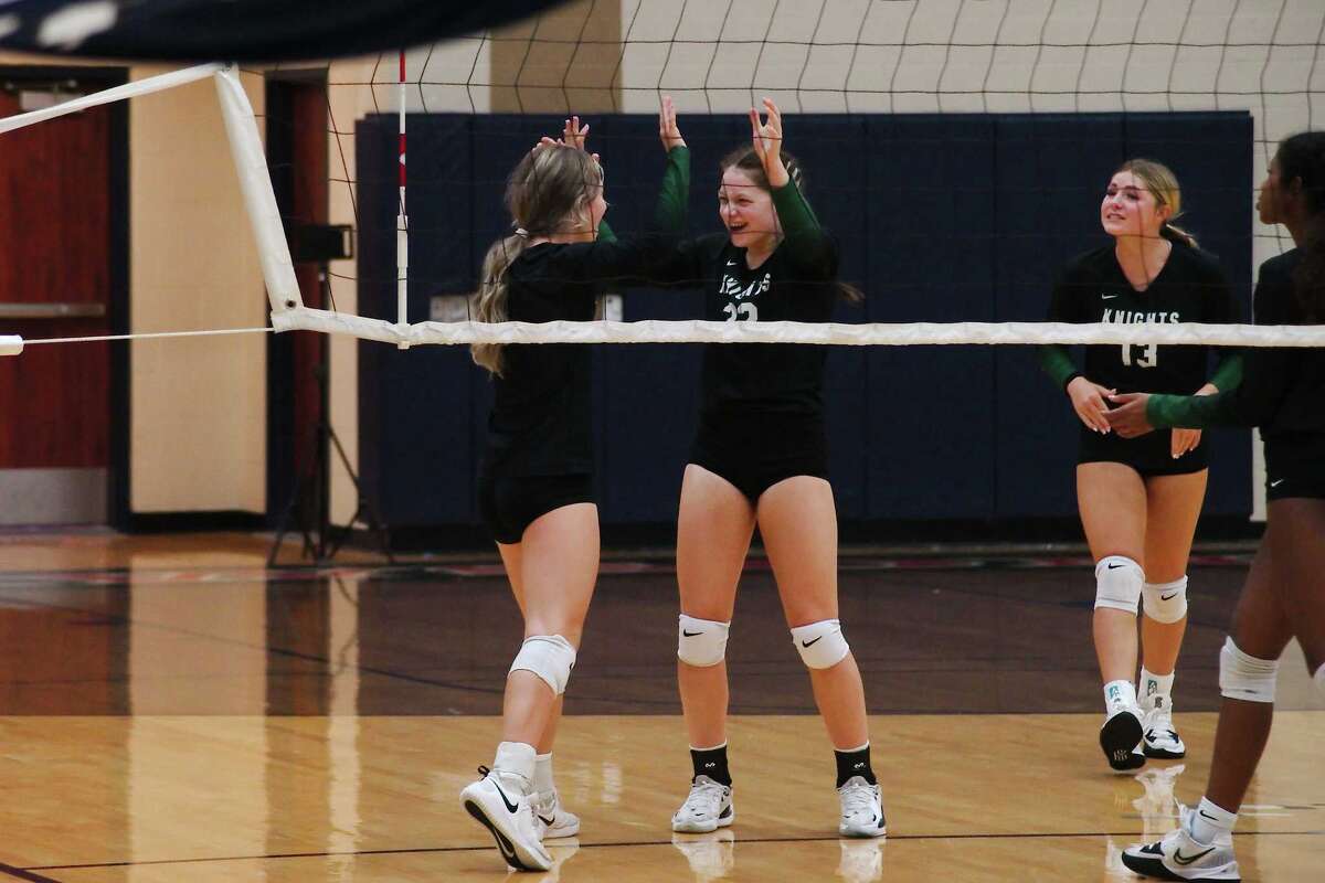 Dawson, Clear Springs volleyball teams pick up victories