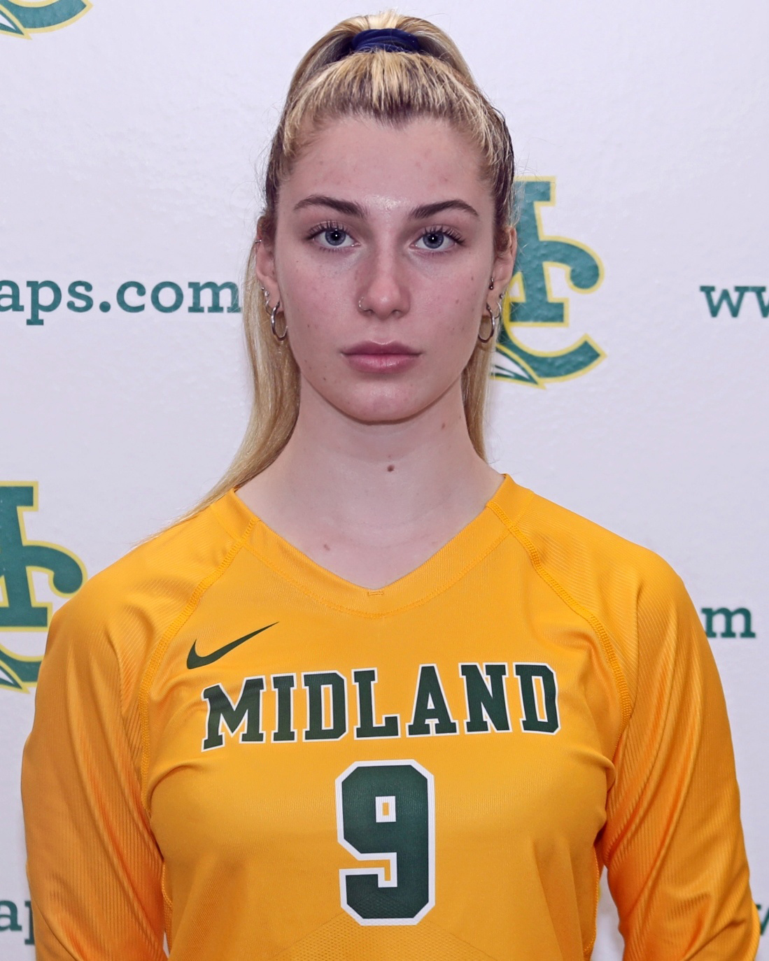 JC VOLLEYBALL: Fernandez has big night as Lady Chaps stay unbeaten in WJCAC