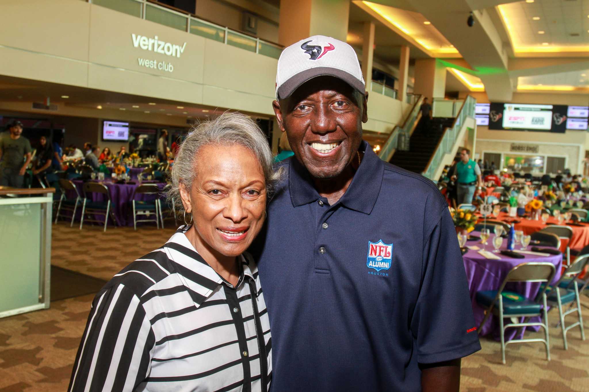 Former Houston Oiler, Boston Patriot Charlie Frazier dead