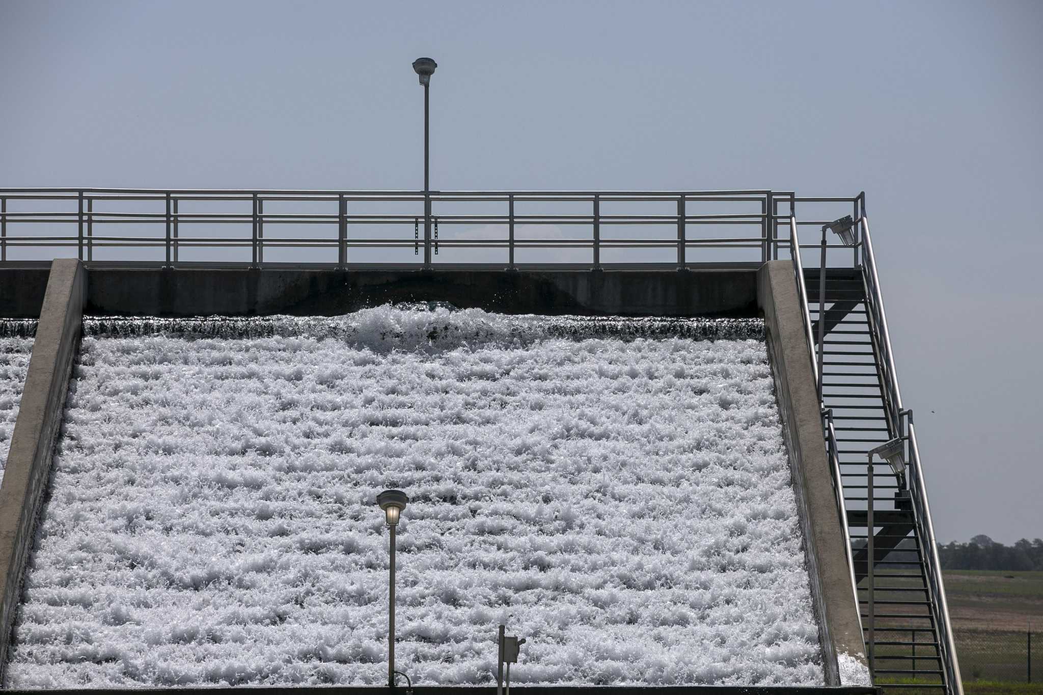 Texans OK’d billions for water and broadband projects. Now what?
