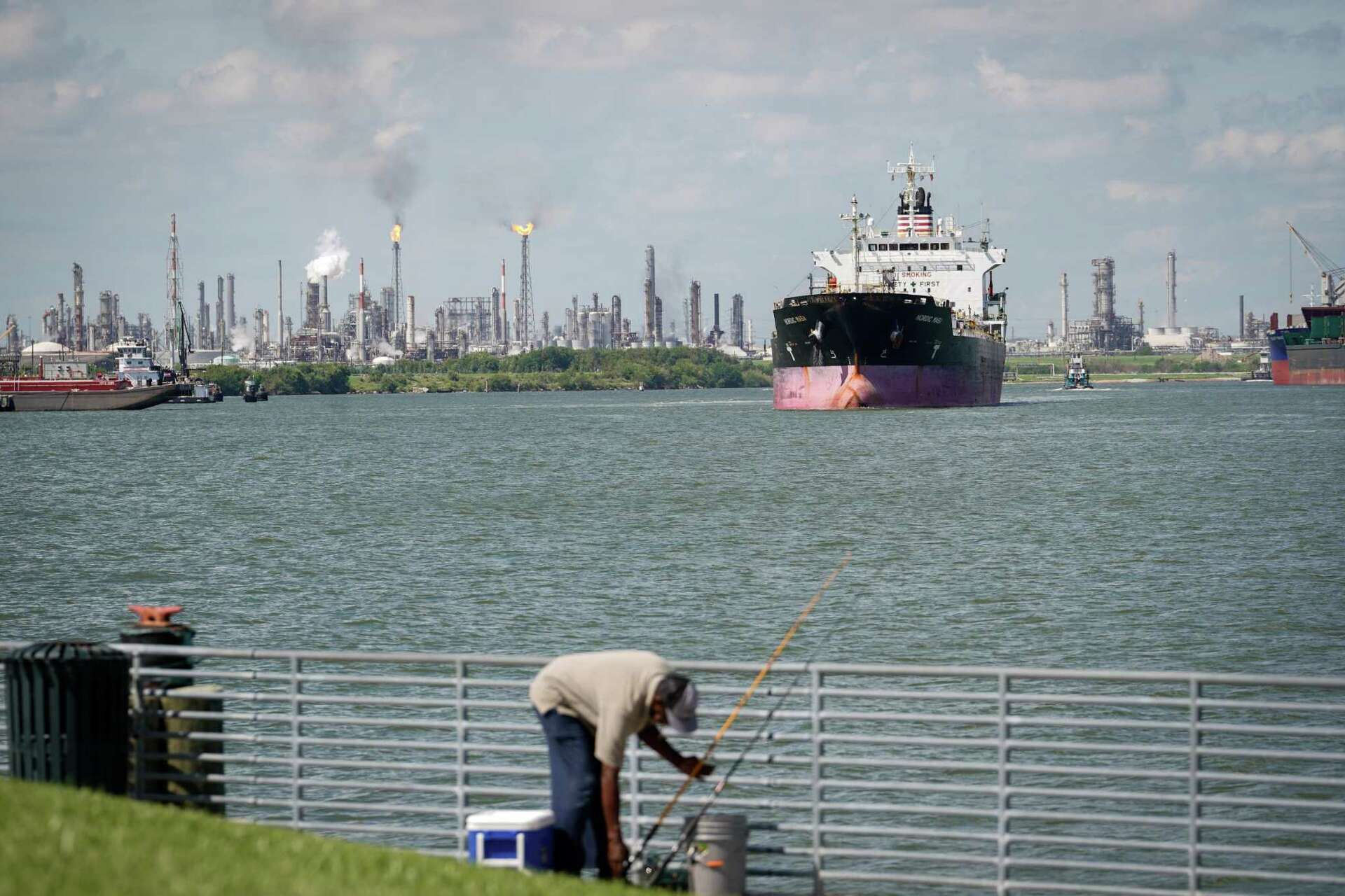 Texas now nation's biggest emitter of toxic substances into lakes