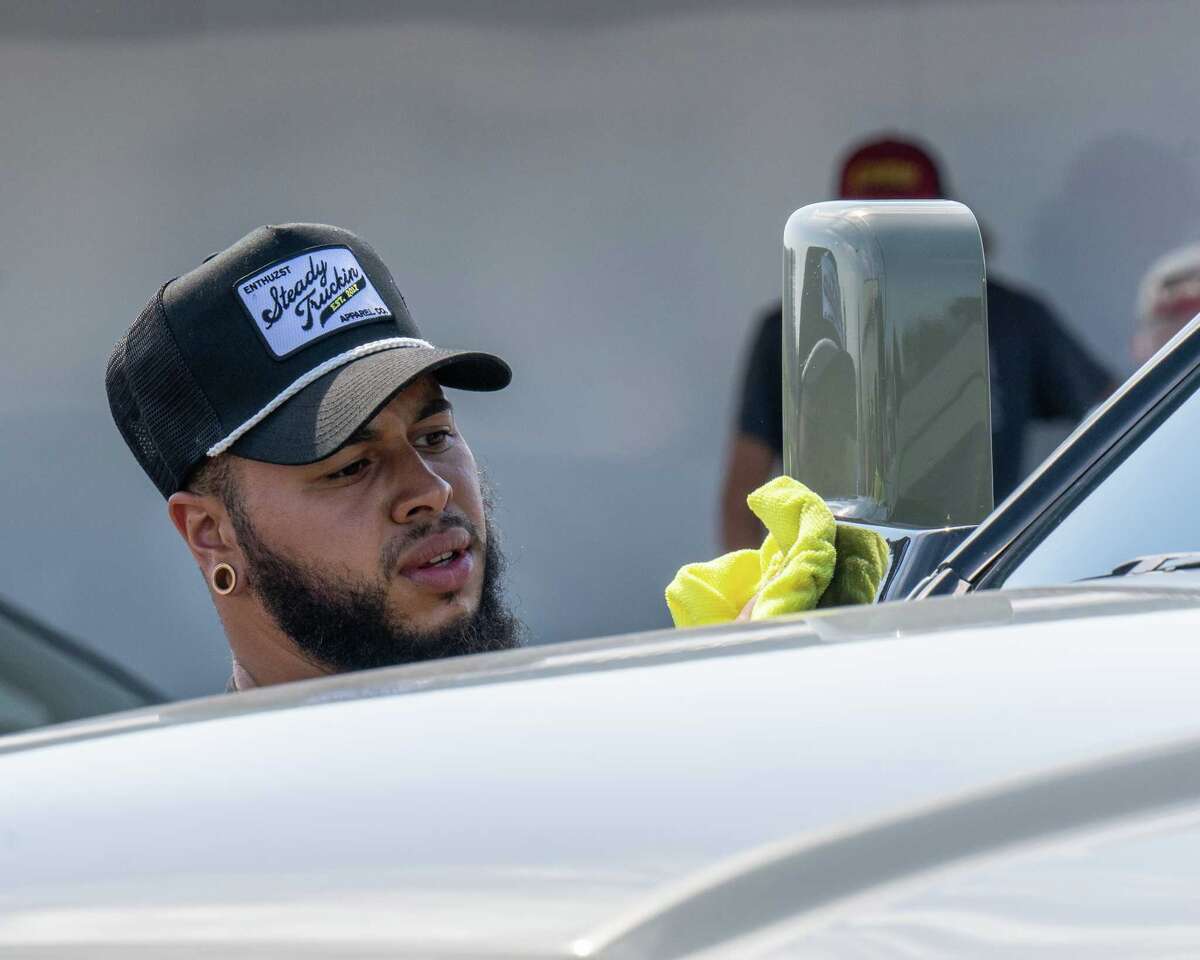 Photo gallery: Wings and Wheels