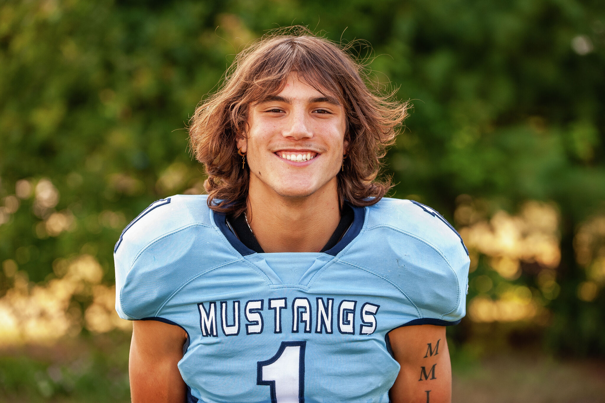 Riley's monster night leads Mustangs to victory