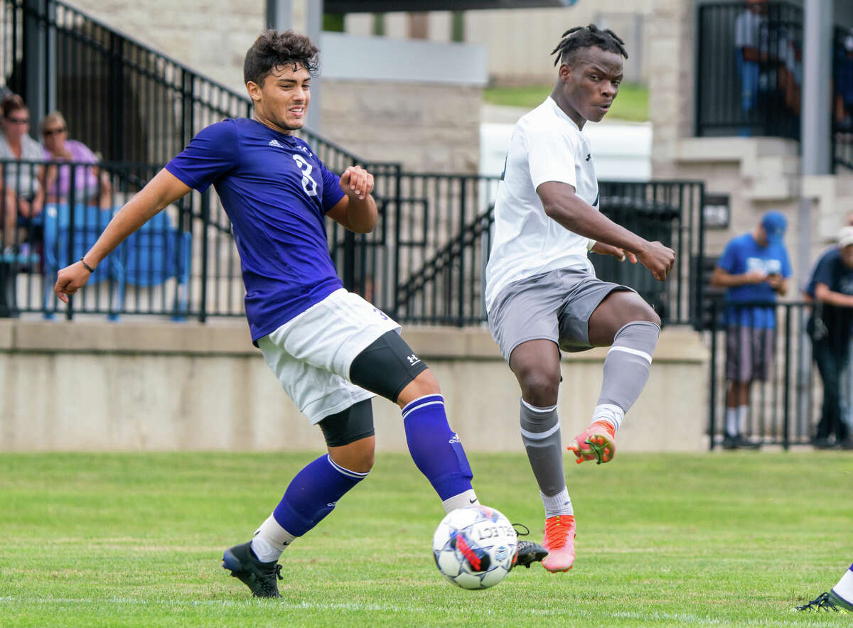 Lewis and Clark men's soccer opens season with 3-2 win over Illinois Valley