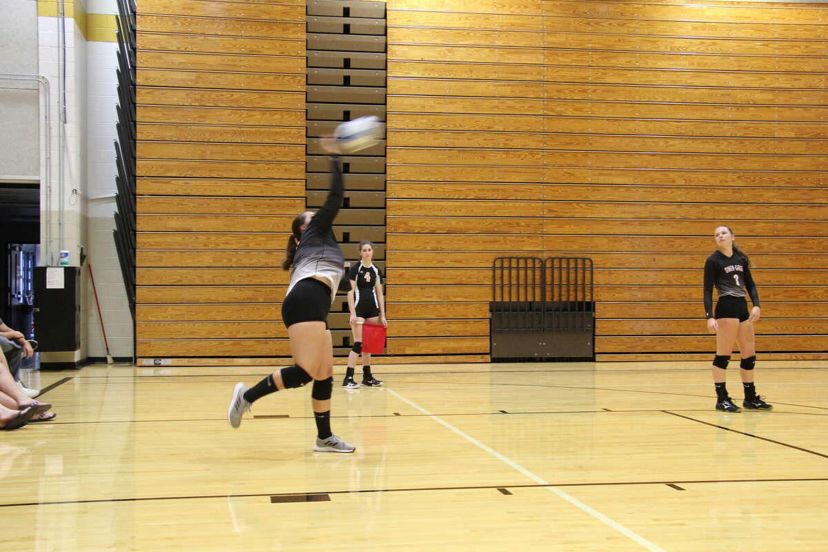 Lady Hatchets win annual Bad Axe volleyball tournament Saturday