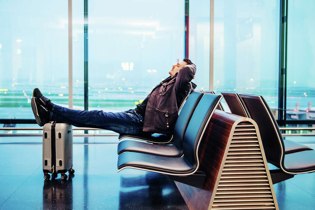 What is Allegiant's personal items size limit?