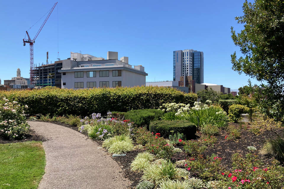 The hidden park atop the Kaiser Center parking garage