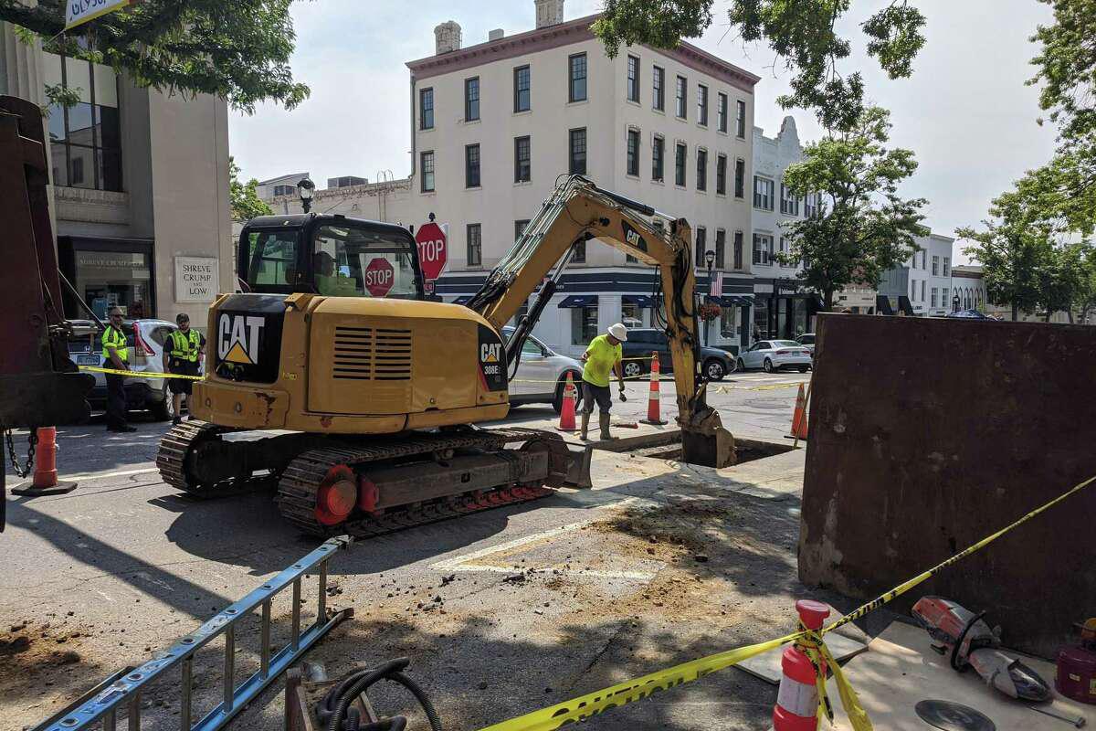 Greenwich Avenue sewer main construction work makes it way toward West ...