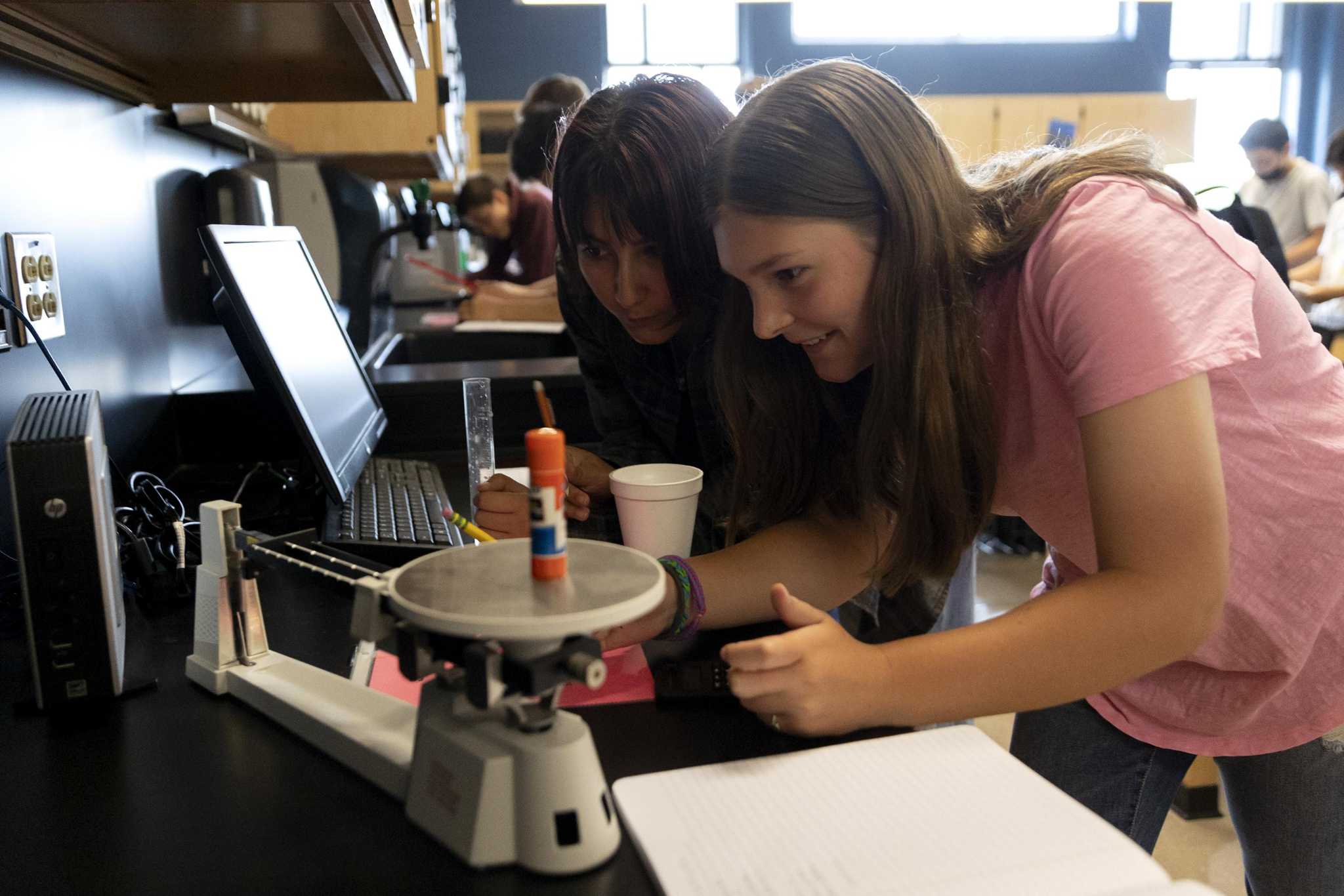 Science made fun as researchers teach students real-world lessons
