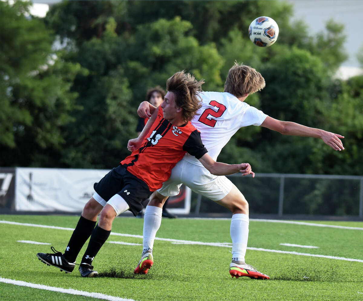Axton Anom, George Gkikas score in Edwardsville's 2-0 win over Springfield