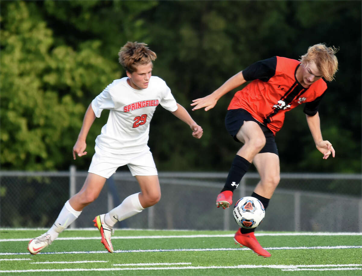 Axton Anom, George Gkikas score in Edwardsville's 2-0 win over Springfield