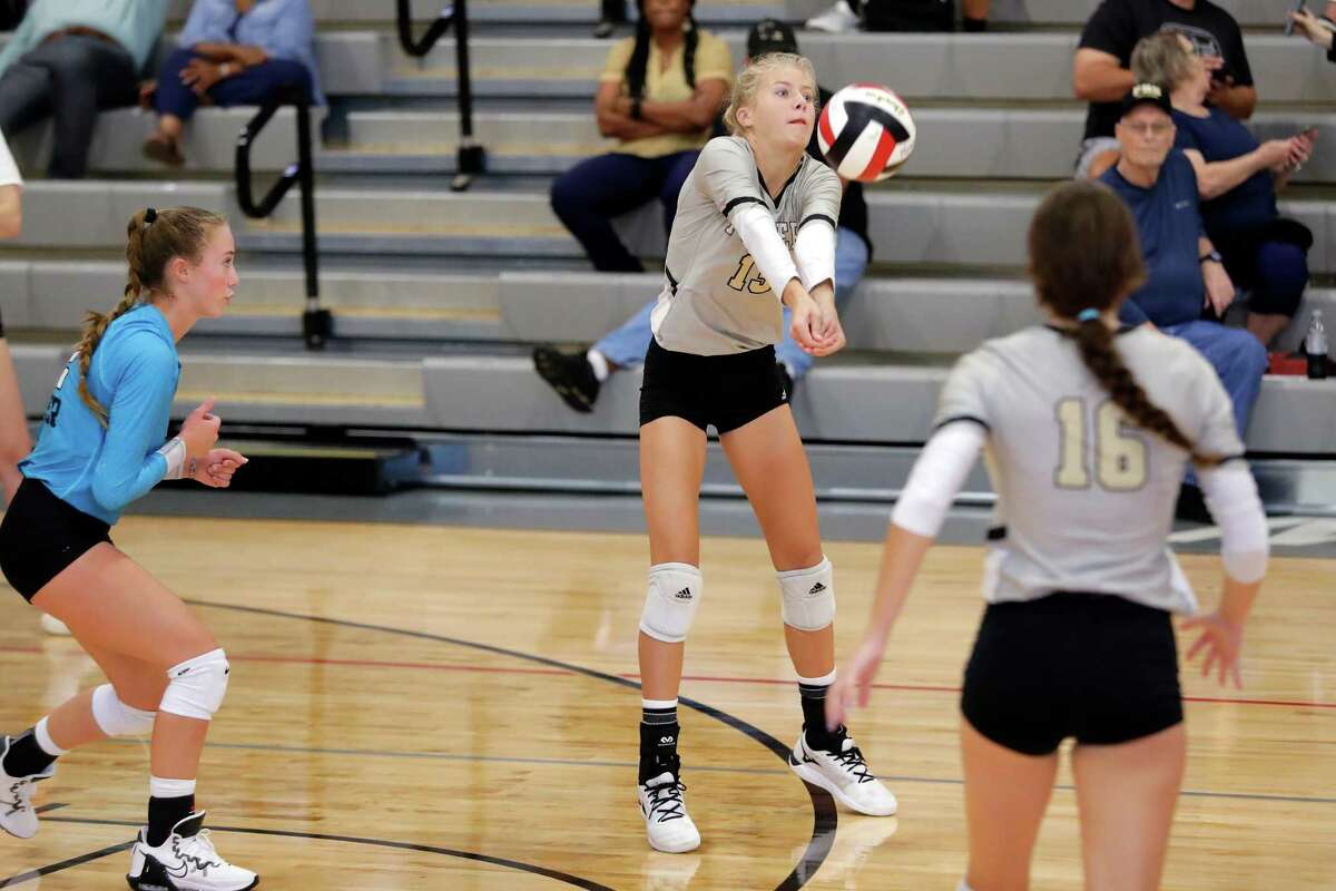 High school volleyball: Foster downs Memorial in four sets