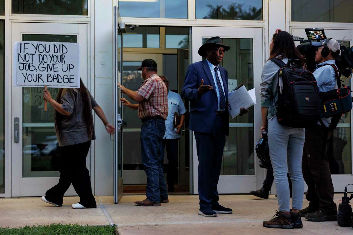 Uvalde council OKs permanent memorial for Robb Elementary victims