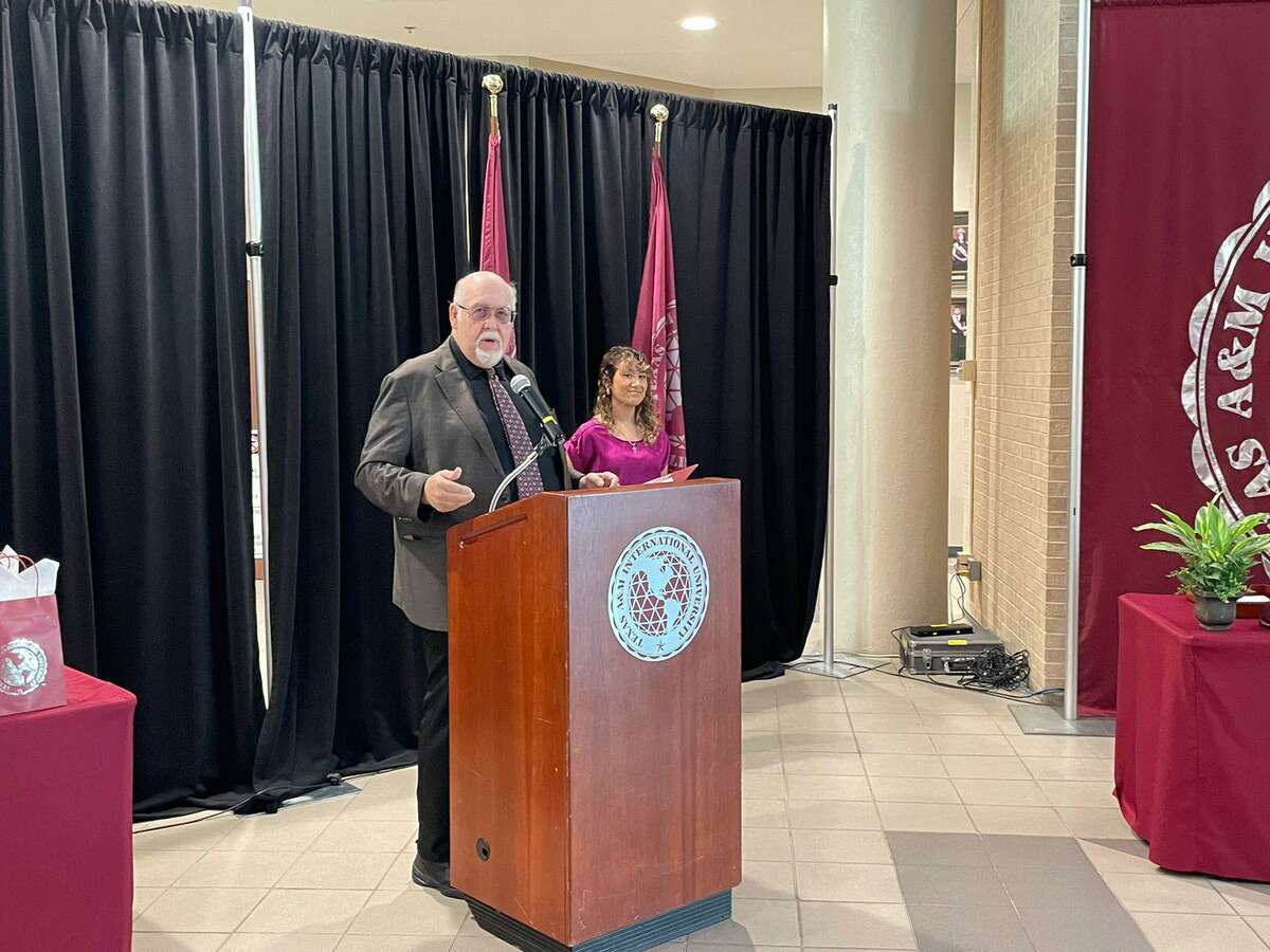 TAMIU and agencies sign MOA to provide service opportunities for students