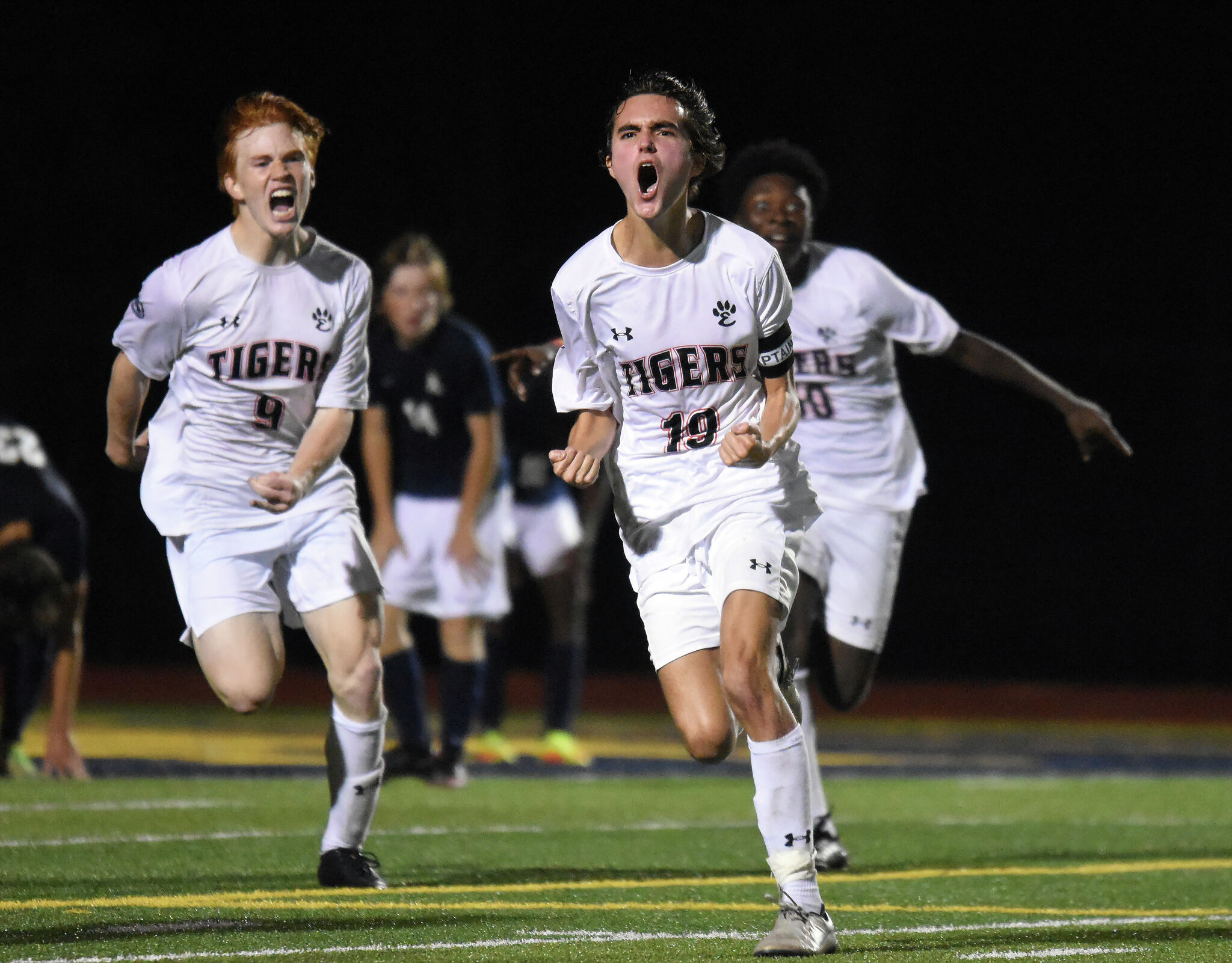 Owen Logan scores in first overtime to lift Edwardsville past Althoff ...