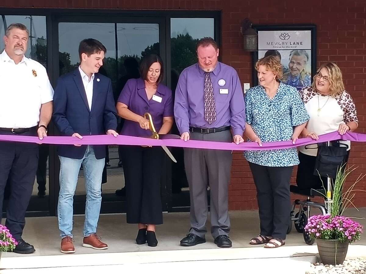 Jerseyville retirement village unveils new program
