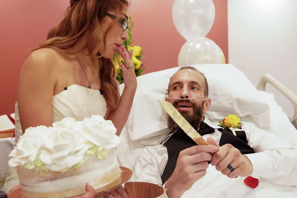 Texas man says 'I do' after finding out he has days to live
