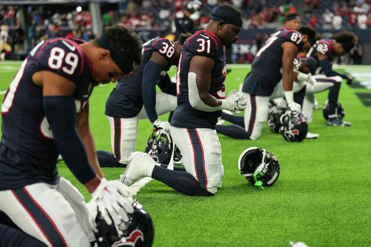 Houston Texans' Jerry Hughes, Kurt Hinish shine in preseason