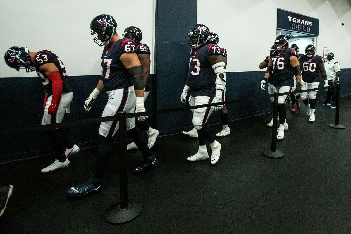 Houston Texans' Jerry Hughes, Kurt Hinish shine in preseason