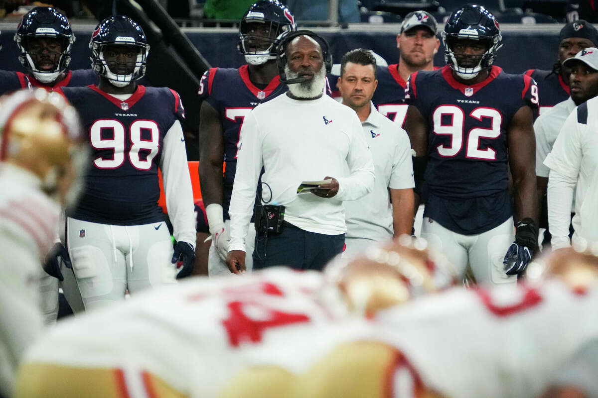 Houston Texans' Jerry Hughes, Kurt Hinish shine in preseason