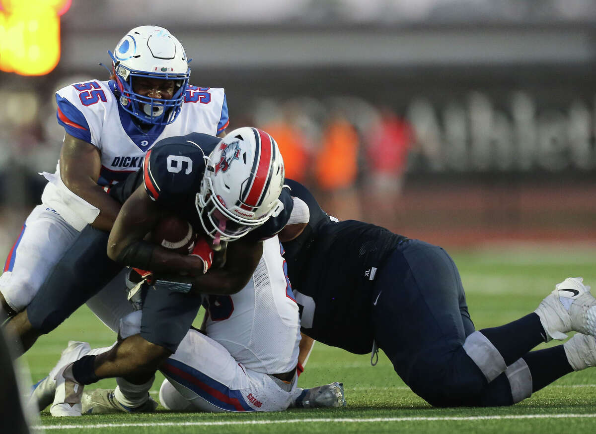Atascocita Eagles shut out Dickinson Gators in season opener
