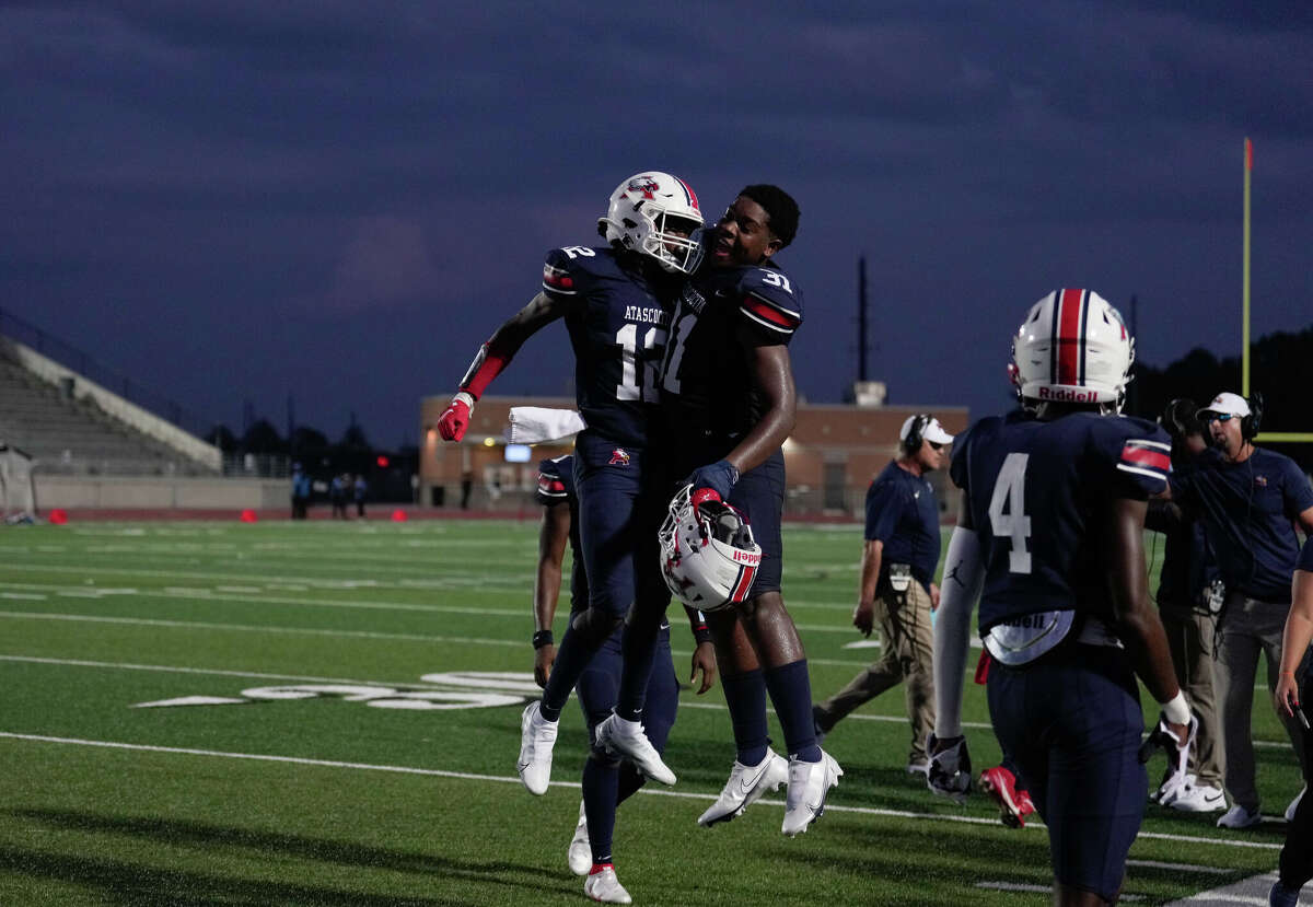 Atascocita Eagles shut out Dickinson Gators in season opener