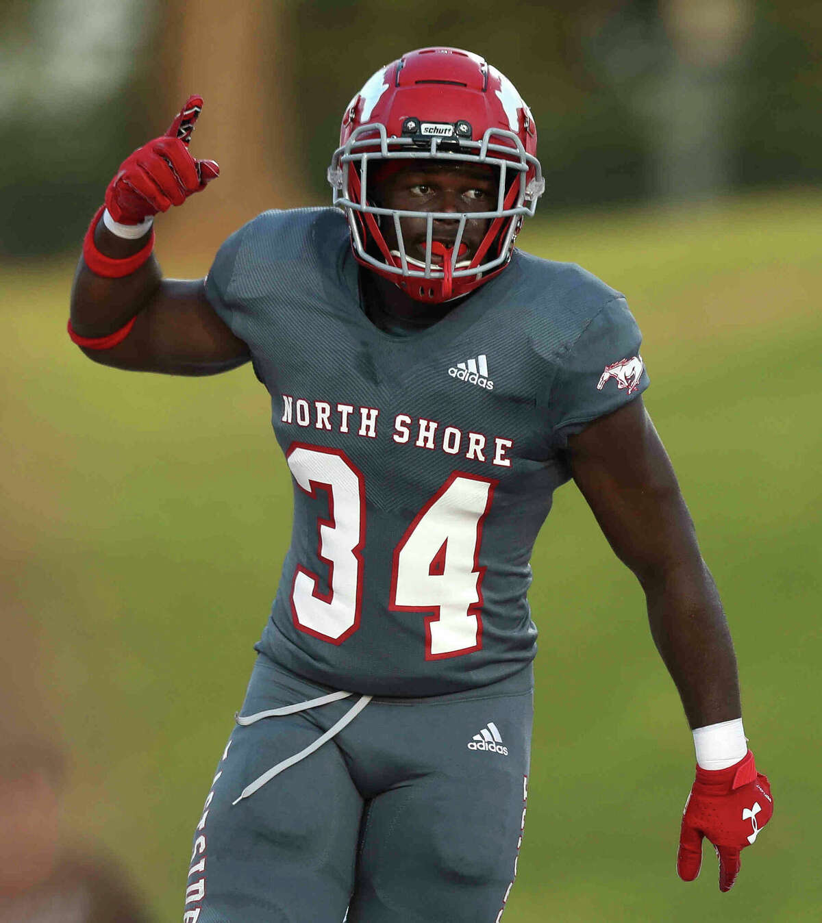 North Shore Mustangs rout The Woodlands Highlanders