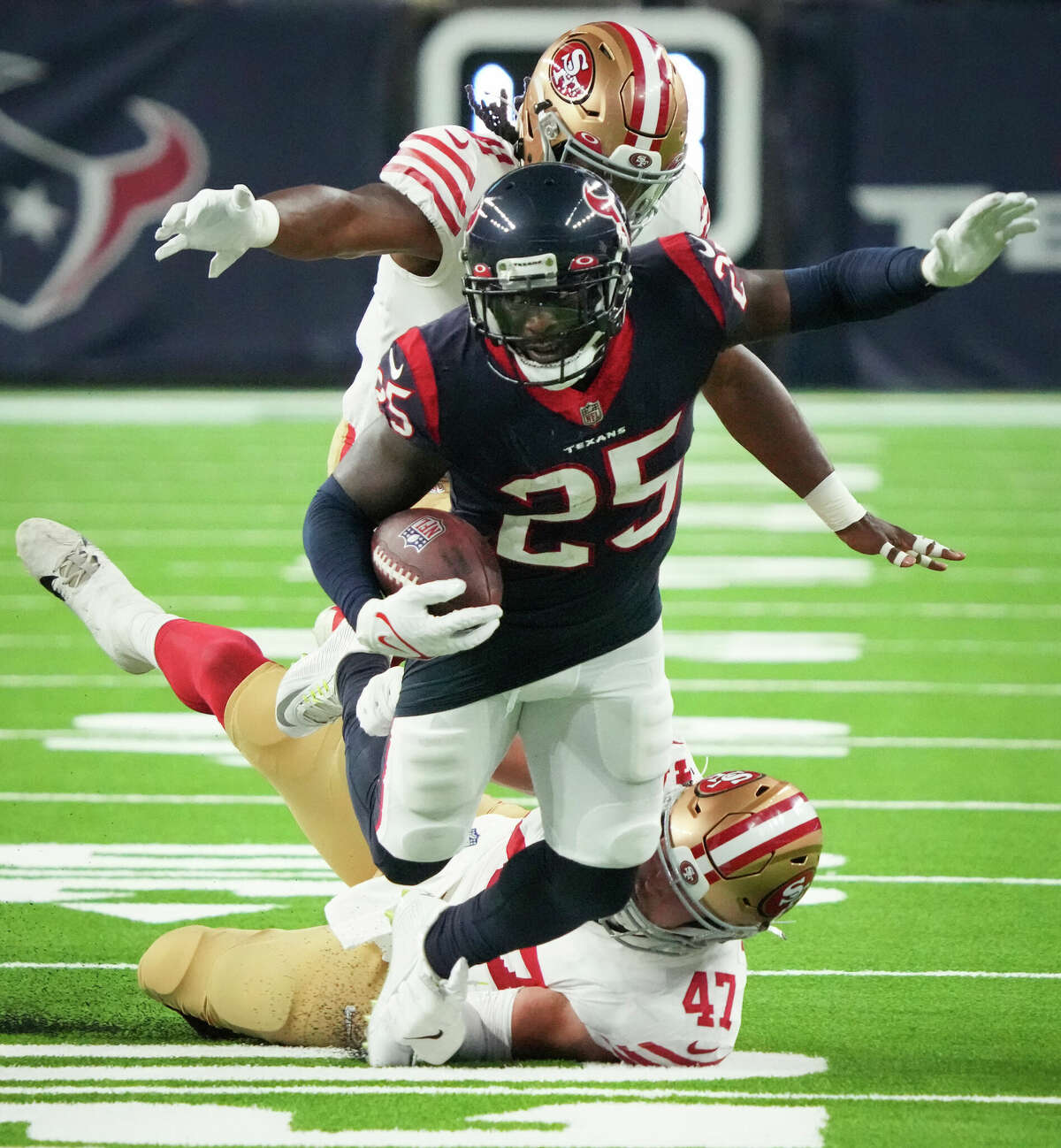 Houston Texans' Jerry Hughes, Kurt Hinish shine in preseason