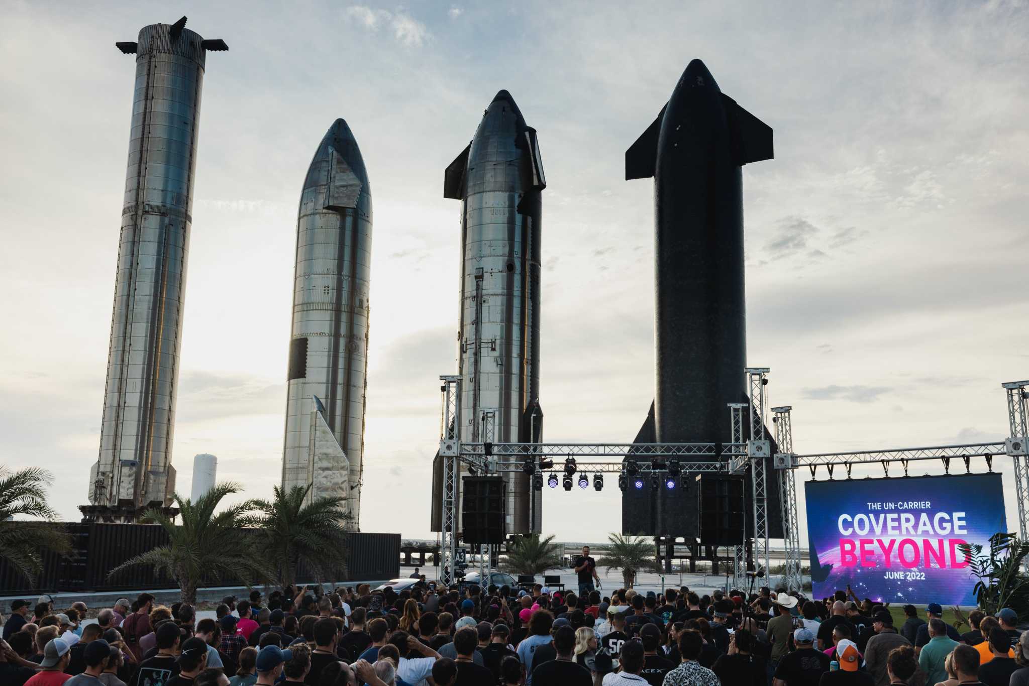 SpaceX and T-Mobile teaming up on satellite-to-cellular service