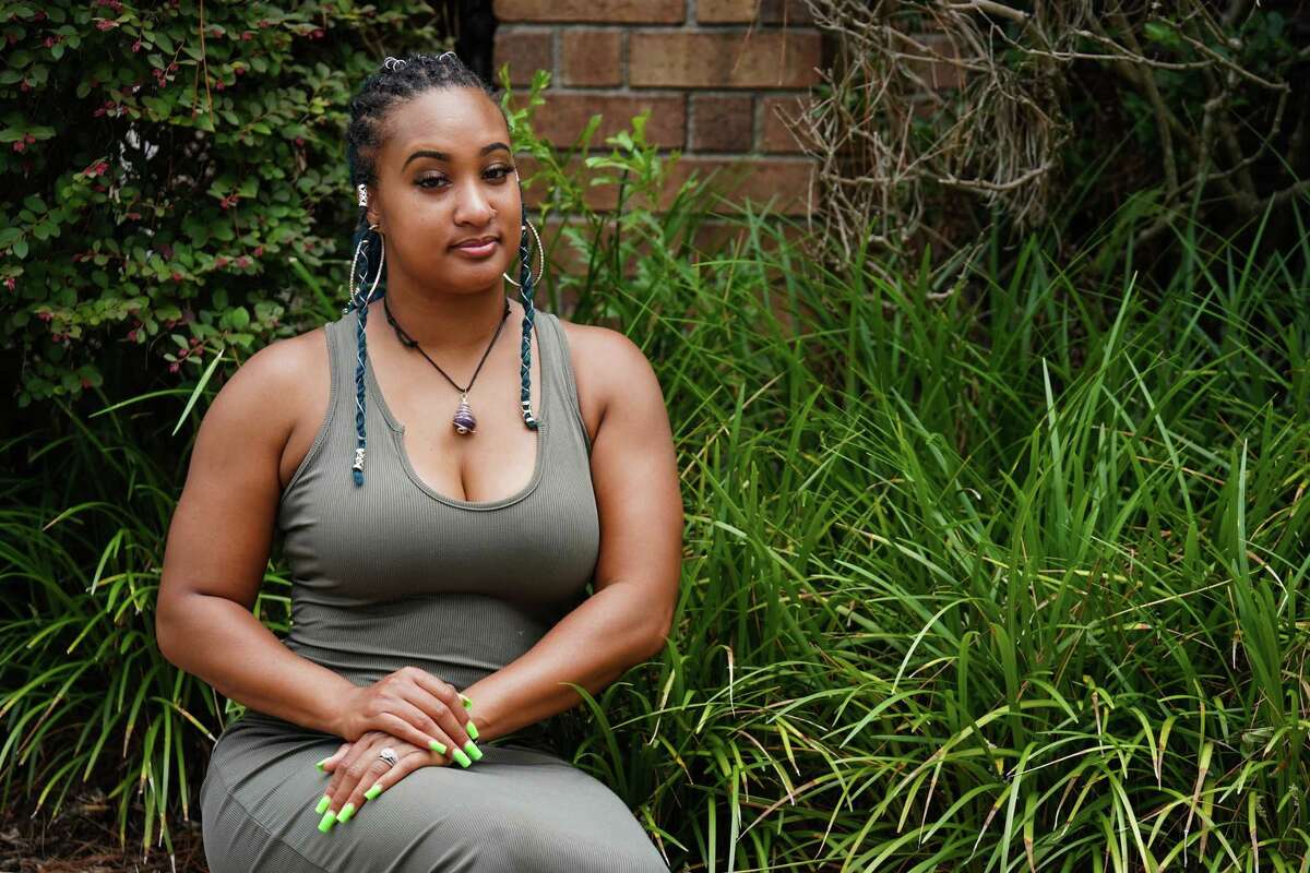 Houston mom hospitalized after touching a napkin left on her car