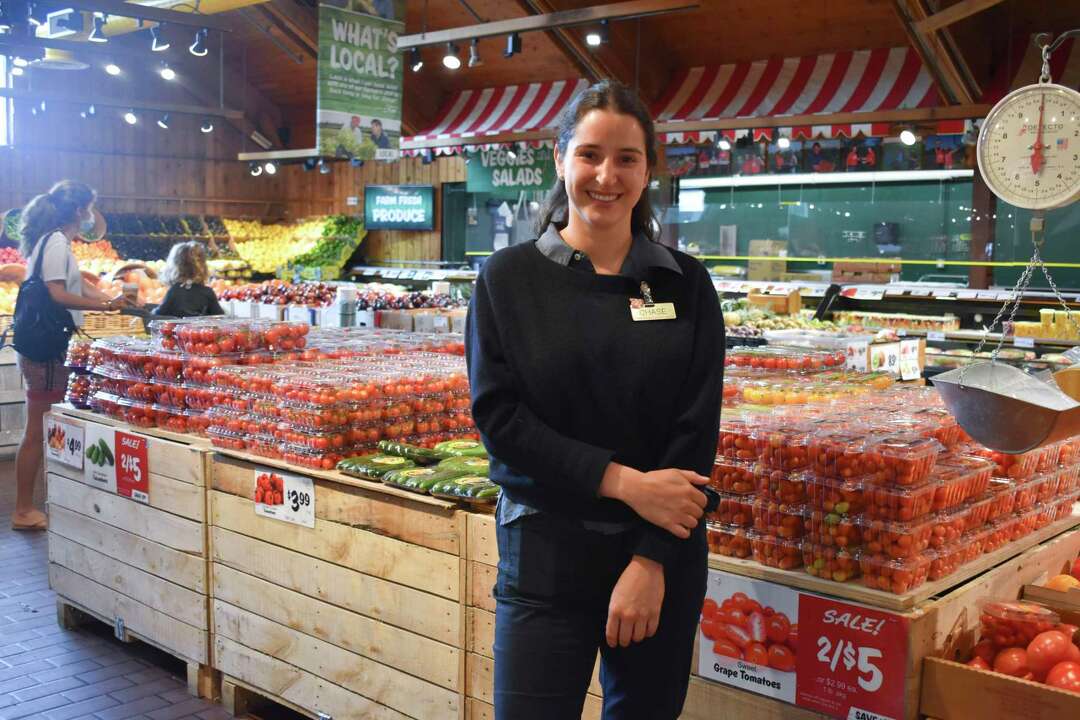 Caraluzzi’s to open grocery store in Danbury on NY border