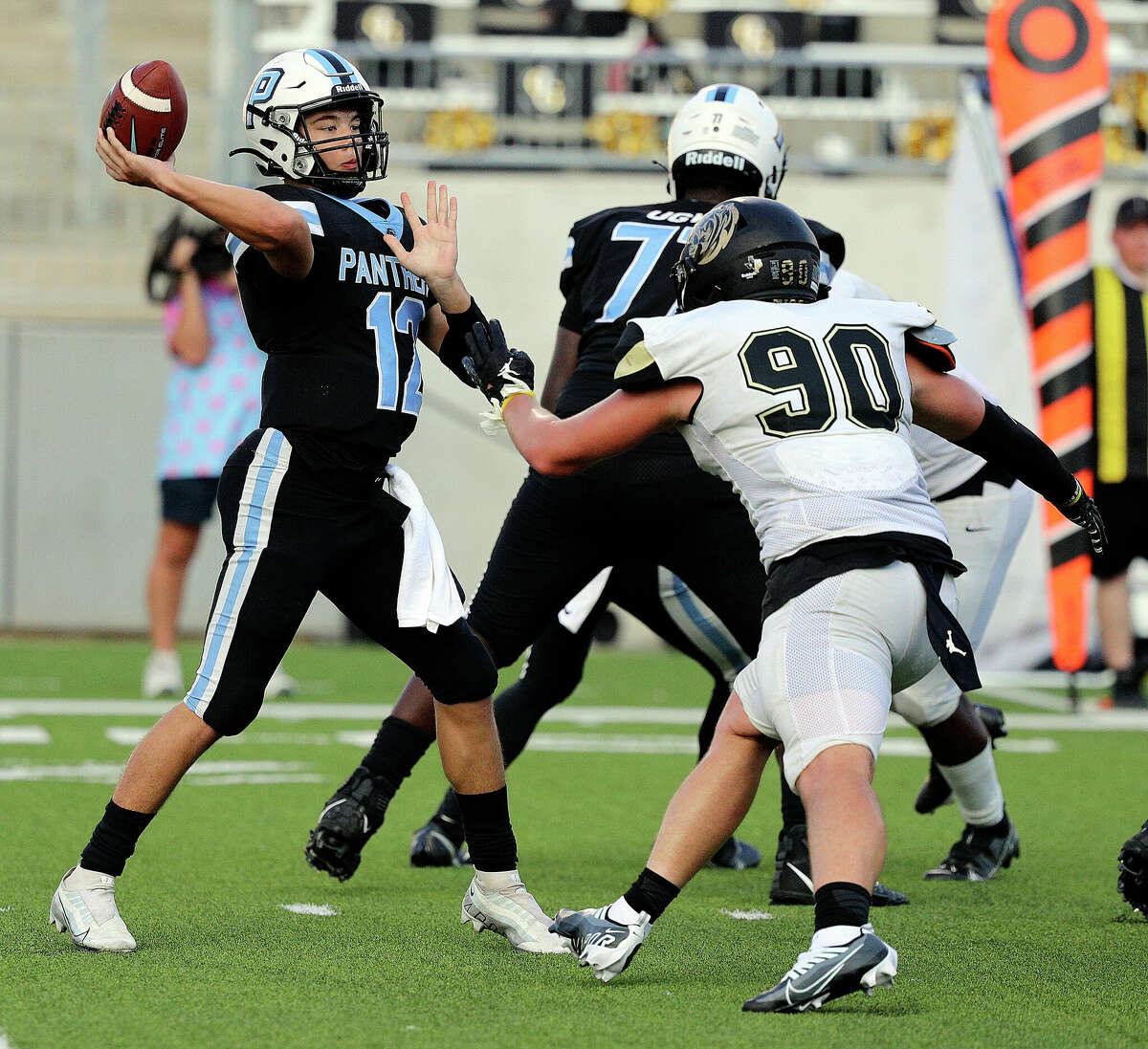 Paetow Panthers defeat Conroe Tigers to open Class 6A play