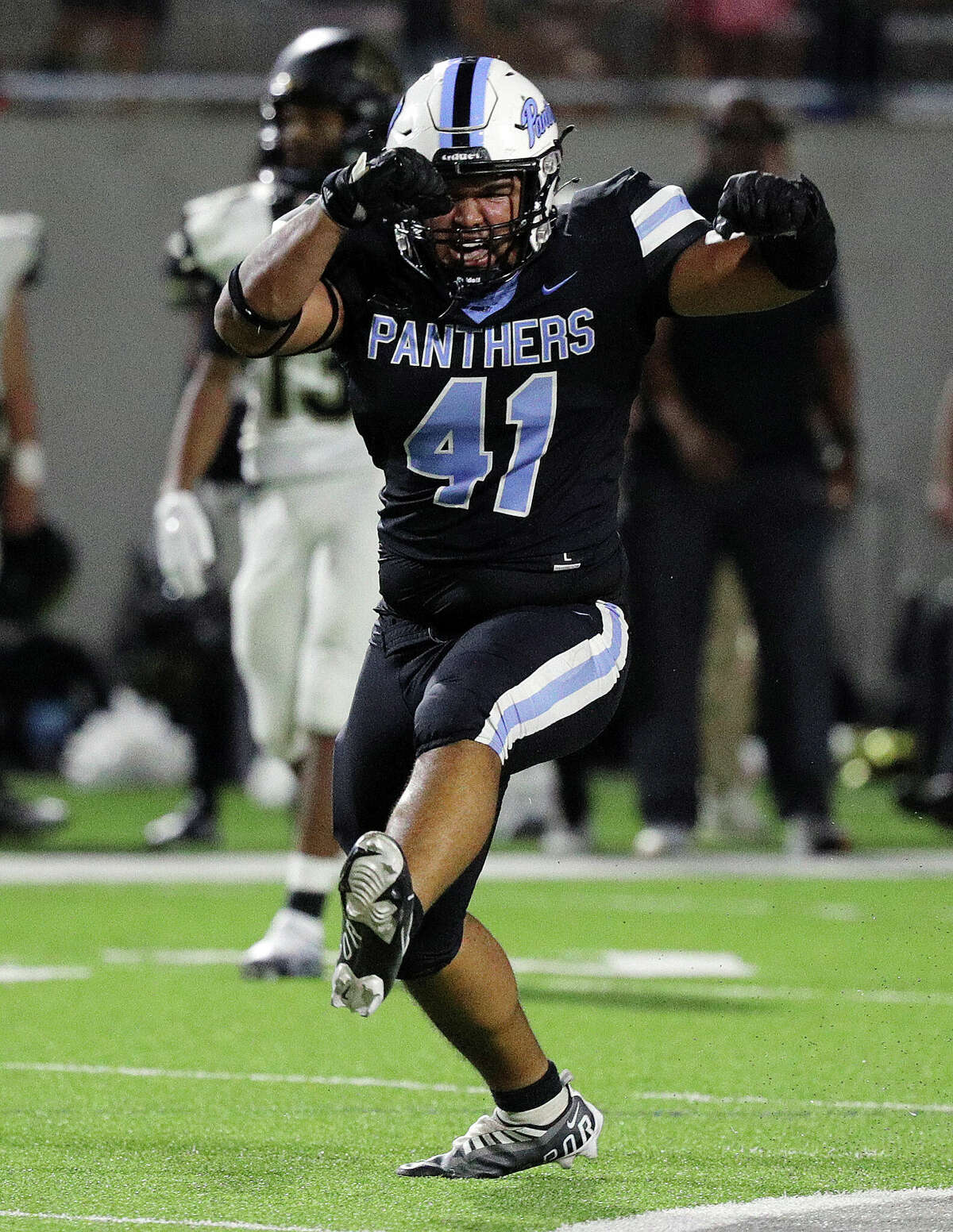 Paetow Panthers defeat Conroe Tigers to open Class 6A play