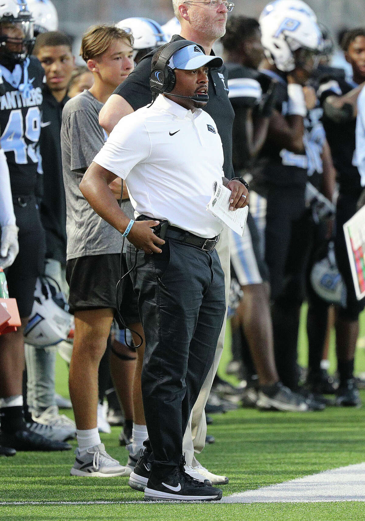 Paetow Panthers defeat Conroe Tigers to open Class 6A play