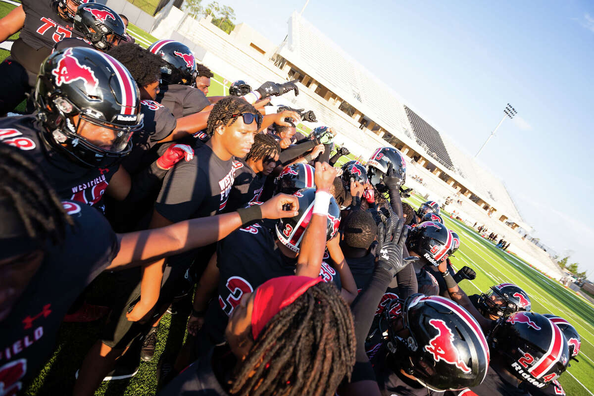 Westfield Mustangs routs Cypress Parks Tigers to open season