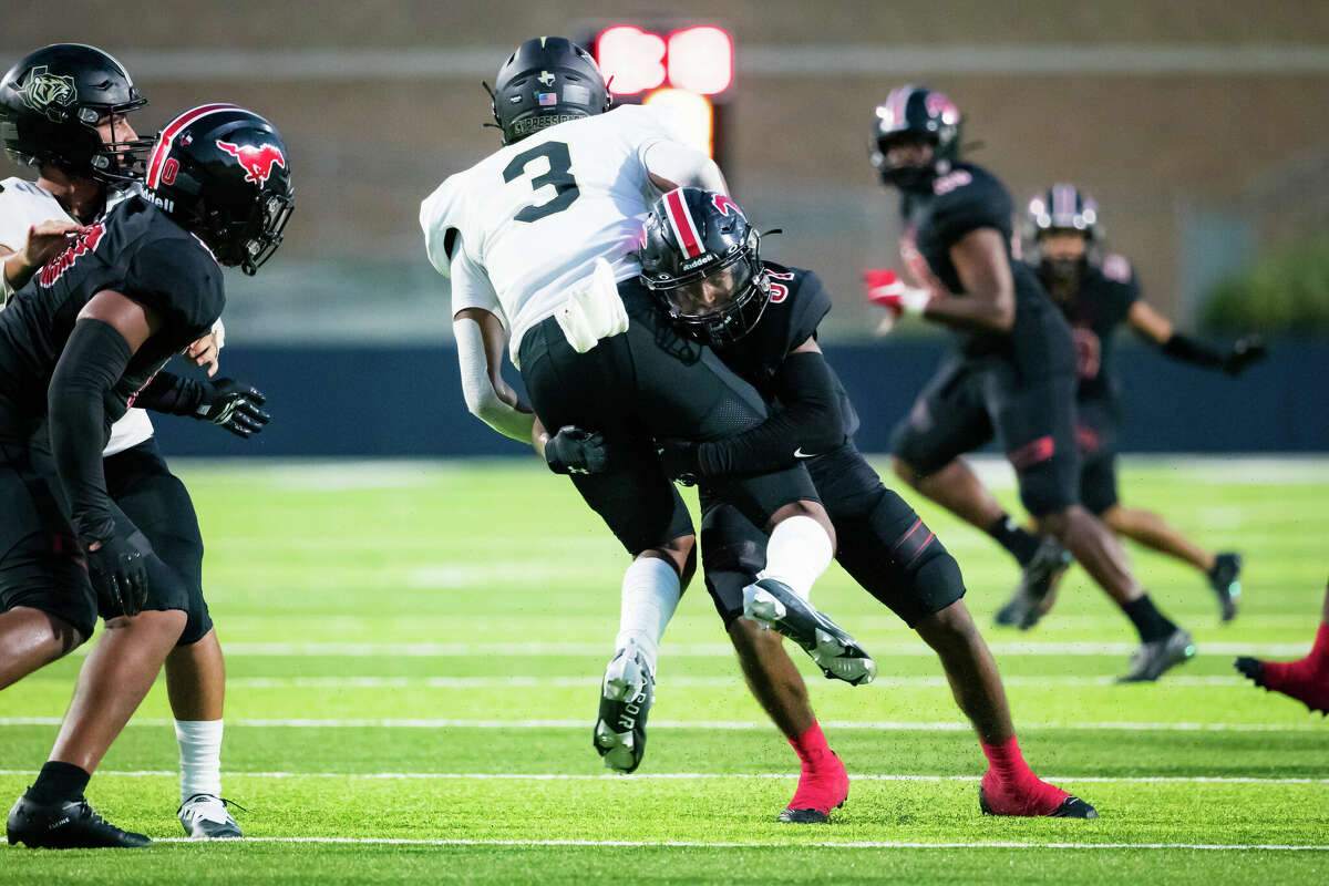 Westfield Mustangs routs Cypress Parks Tigers to open season