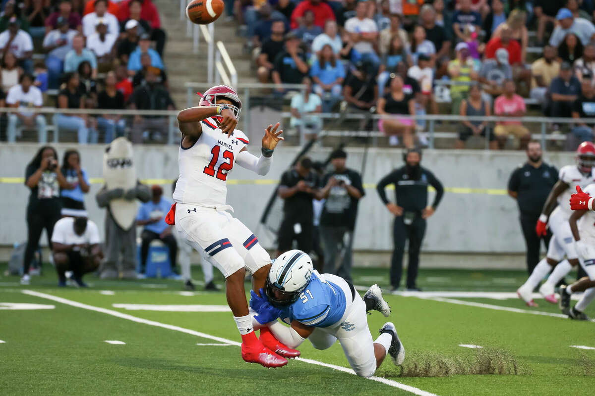 Shadow Creek Sharks top Manvel Mavericks in Alvin ISD showdown