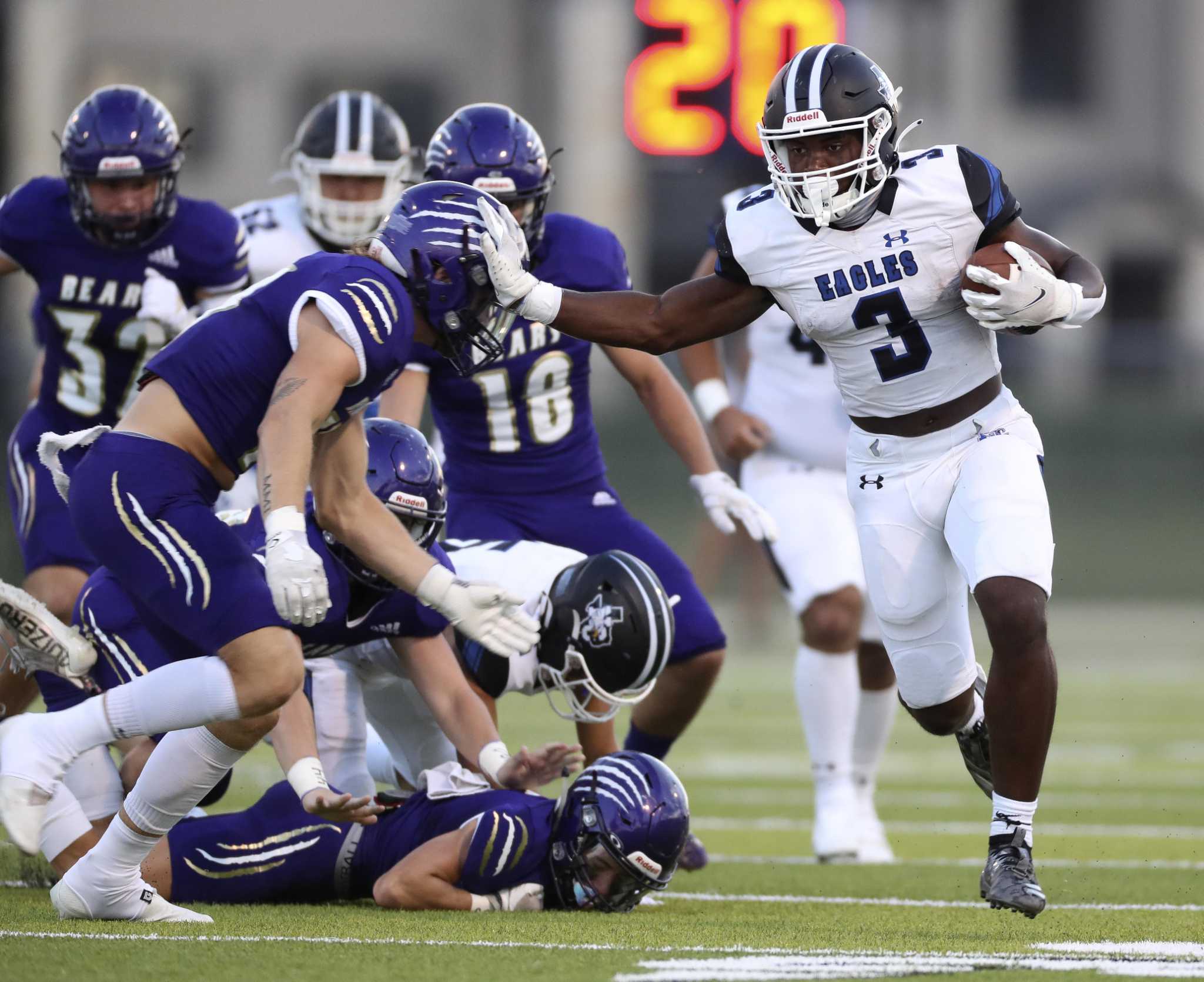 Reescano totals 5 TD, New Caney rolls past Montgomery