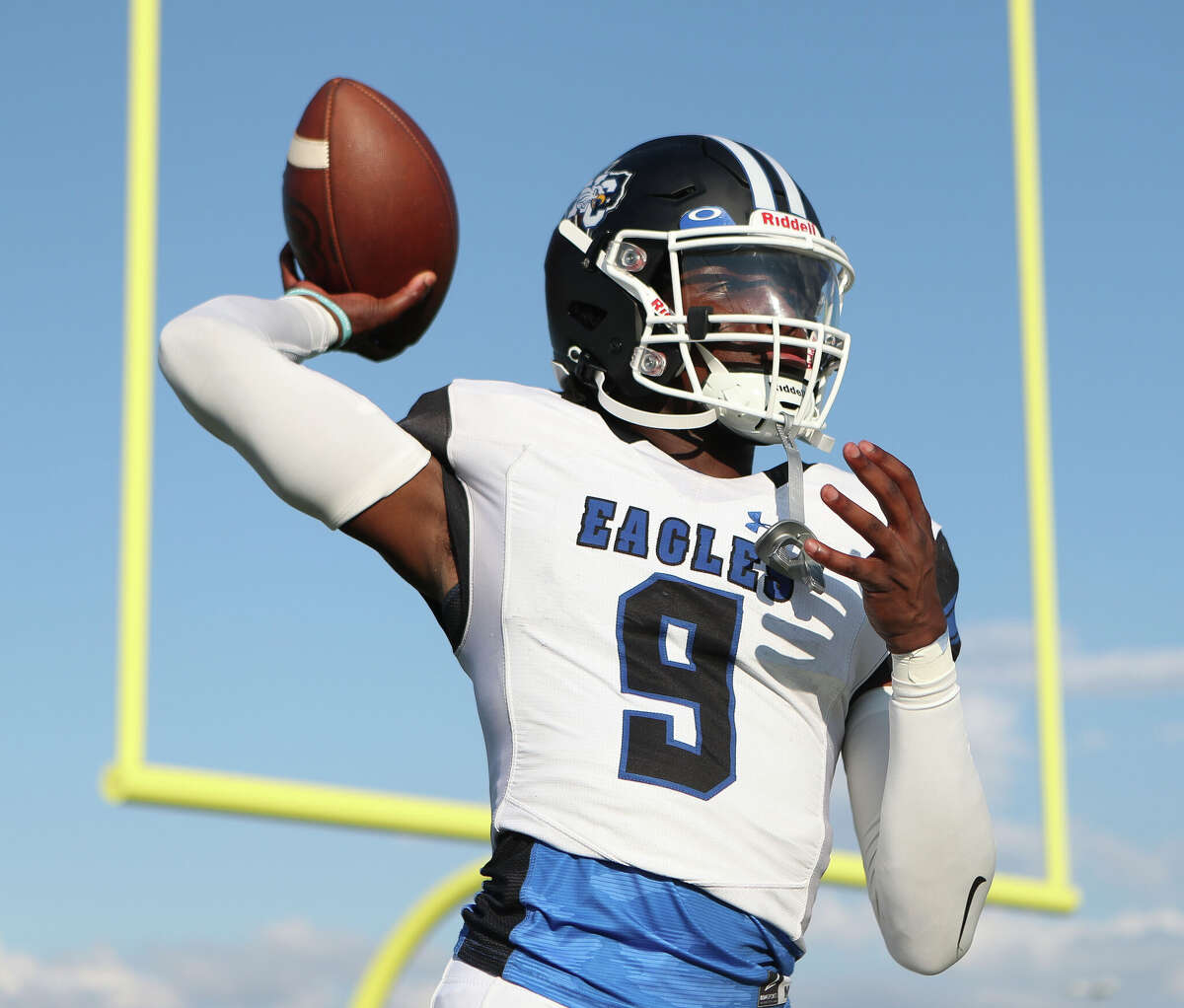 HS football: New Caney returns off district title run with new coach