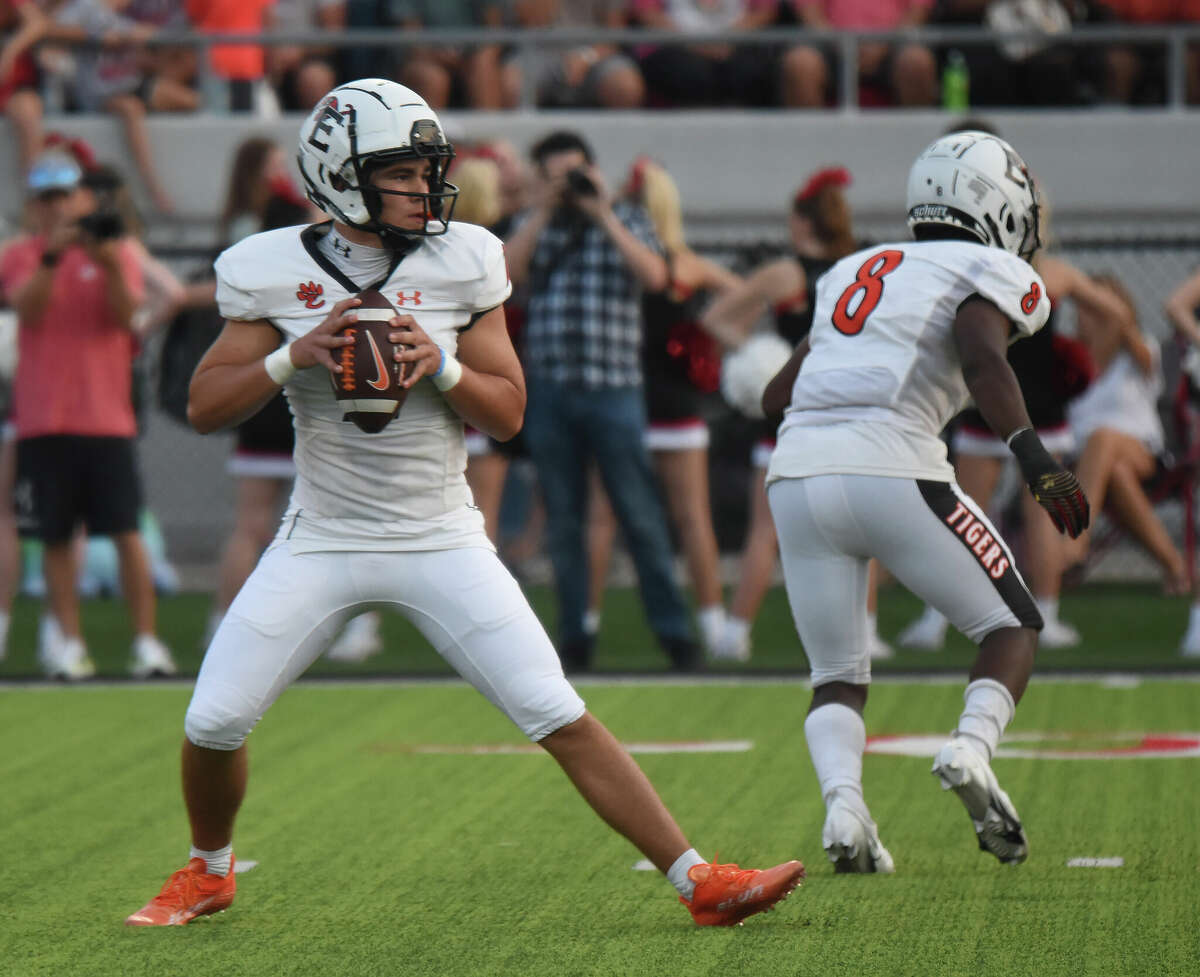 Edwardsville Tigers overcome 20-0 deficit to rally to beat Jackson in ...