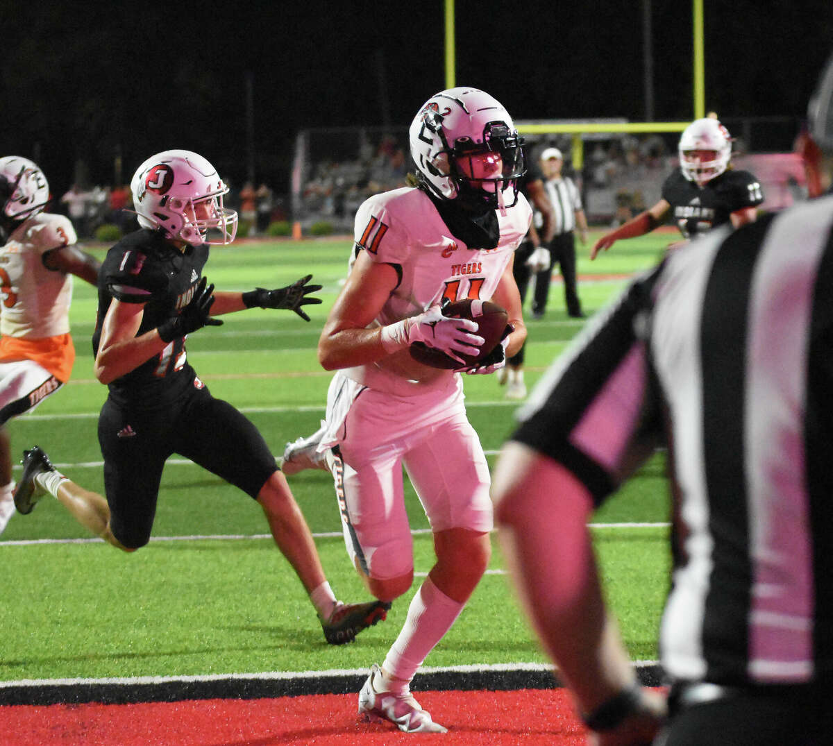 Edwardsville Tigers overcome 20-0 deficit to rally to beat Jackson in ...