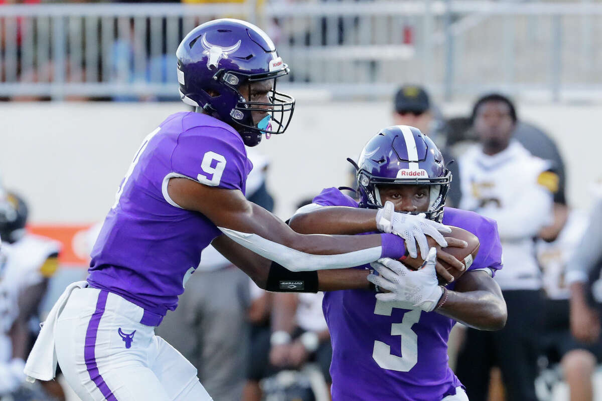 Morton Ranch Mavericks rally past Eisenhower Eagles