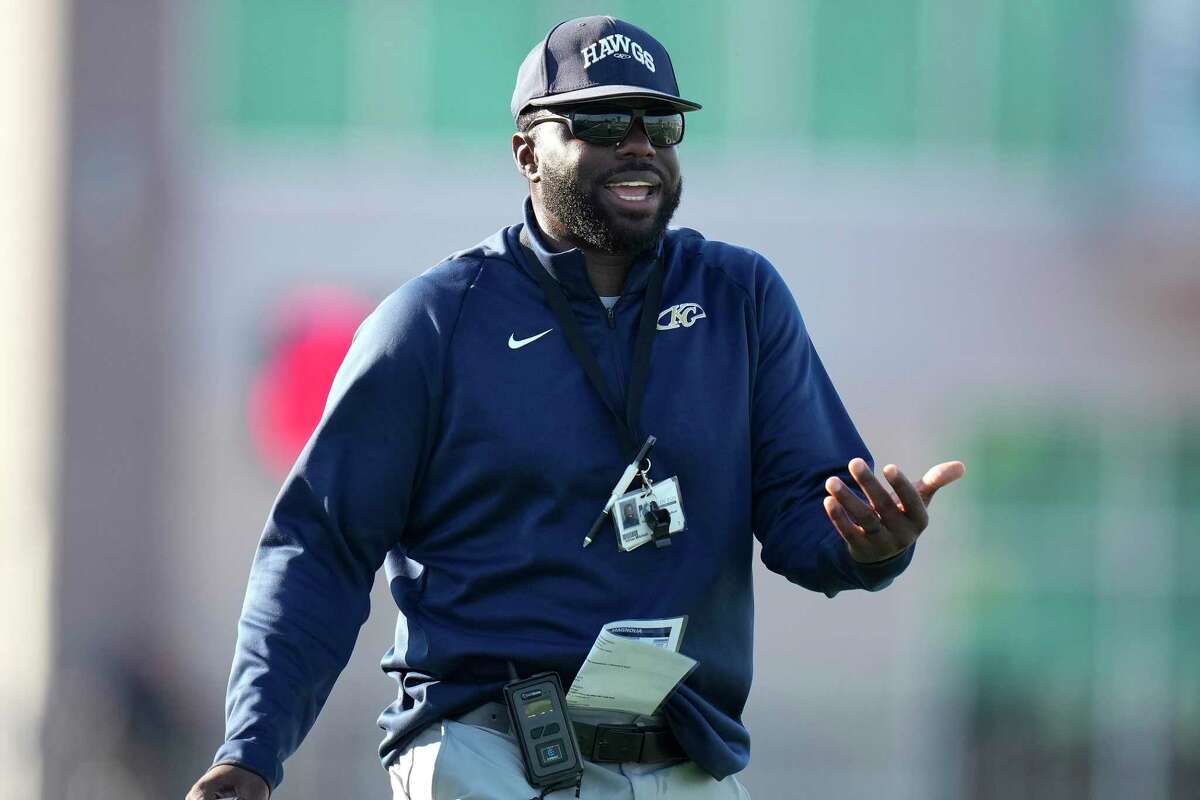 Klein Collins hammers Magnolia in opener